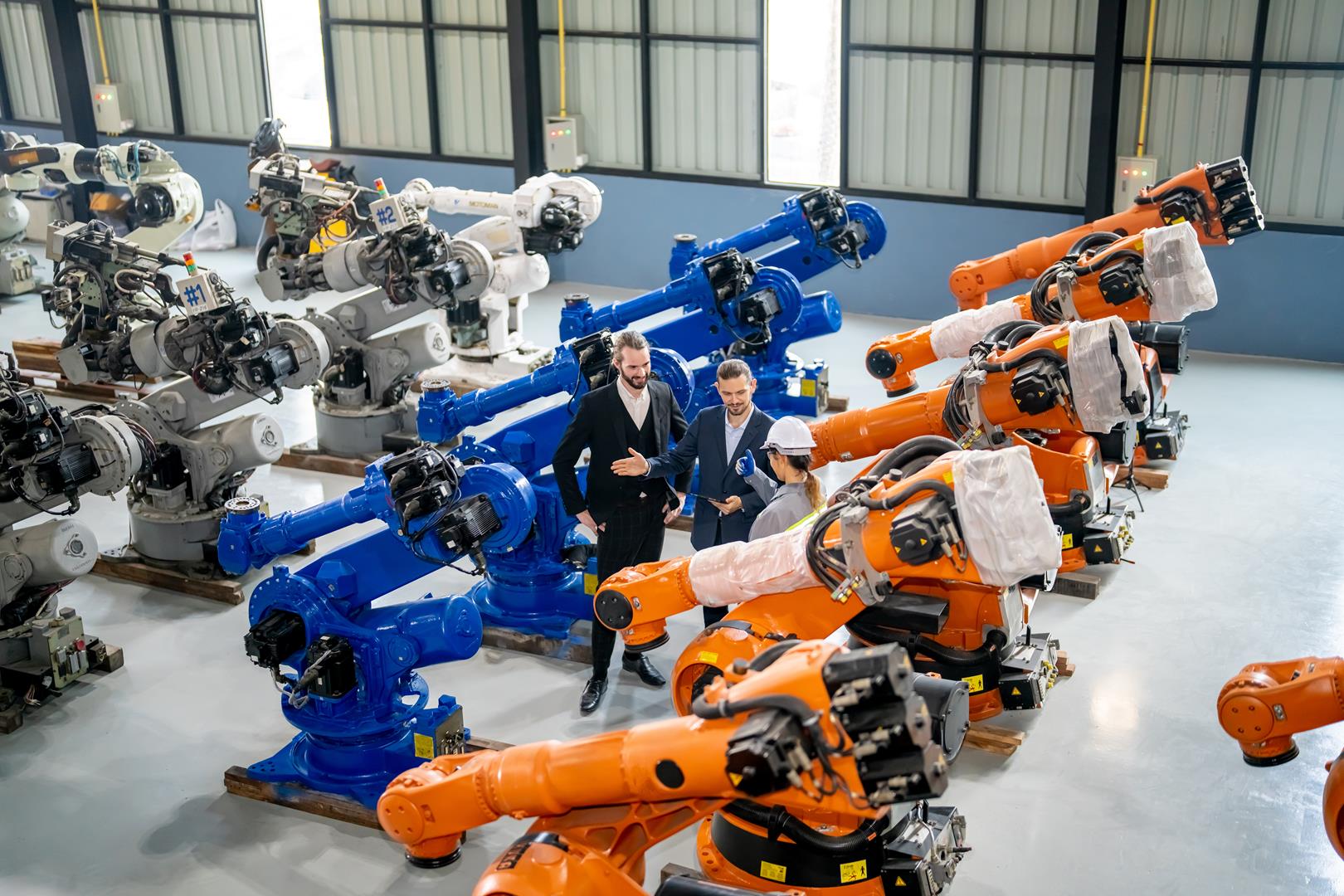 Synchronized Motion in KUKA Industrial Robots - RoboMag.Net - Robot ...